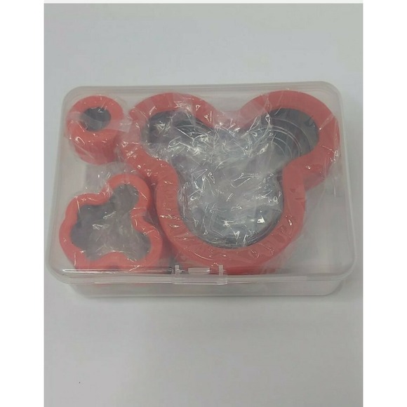 The Unbranded Brand | Kitchen | Set Of 8 Mickey Mouse Metal Cookie ...